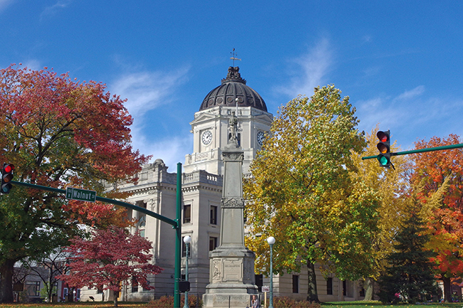 The Best Places to See Colorful Fall Leaves in Bloomington and Beyond ...