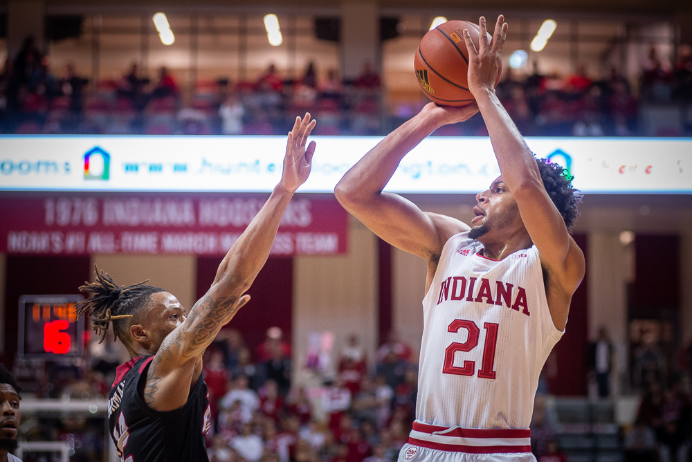 Hoosiers Dominant in 100-62 Win Over Troy (PHOTO GALLERY) - Bloom Magazine
